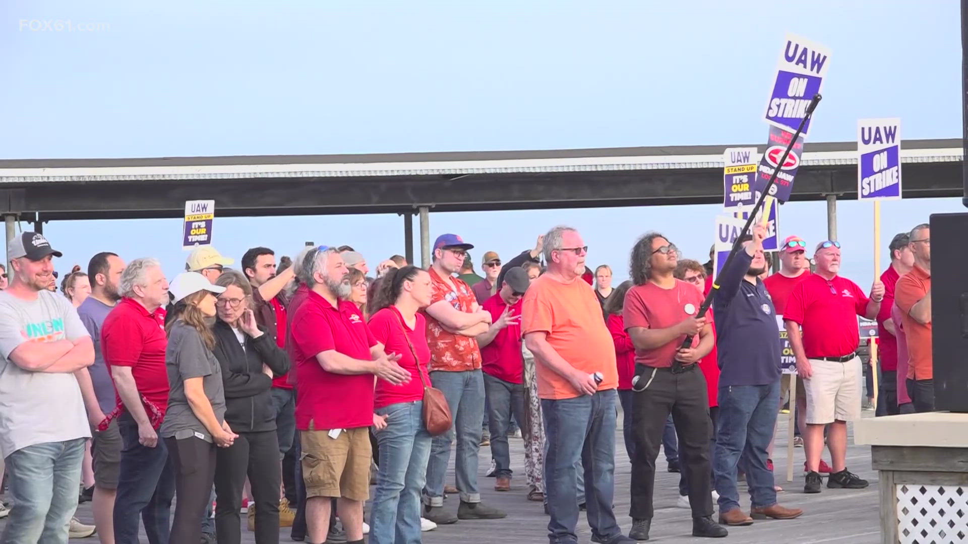 Electric Boat workers in Connecticut rally as potential strike looms ...