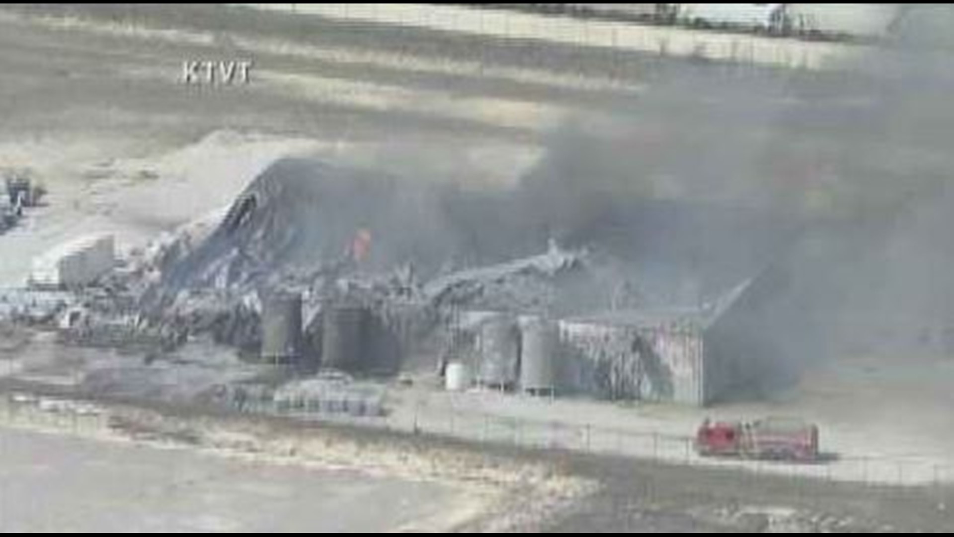 Firefighters battle fire caused by explosion at Texas chemical plant ...