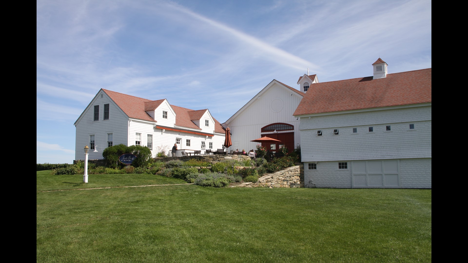 Check out the thriving Connecticut wine trail during October’s harvest ...