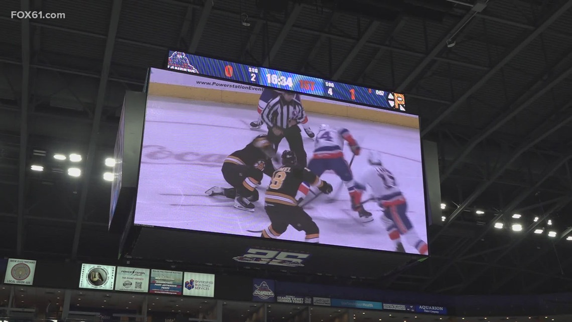 College Night draws an energetic crowd to the Bridgeport Islanders game ...