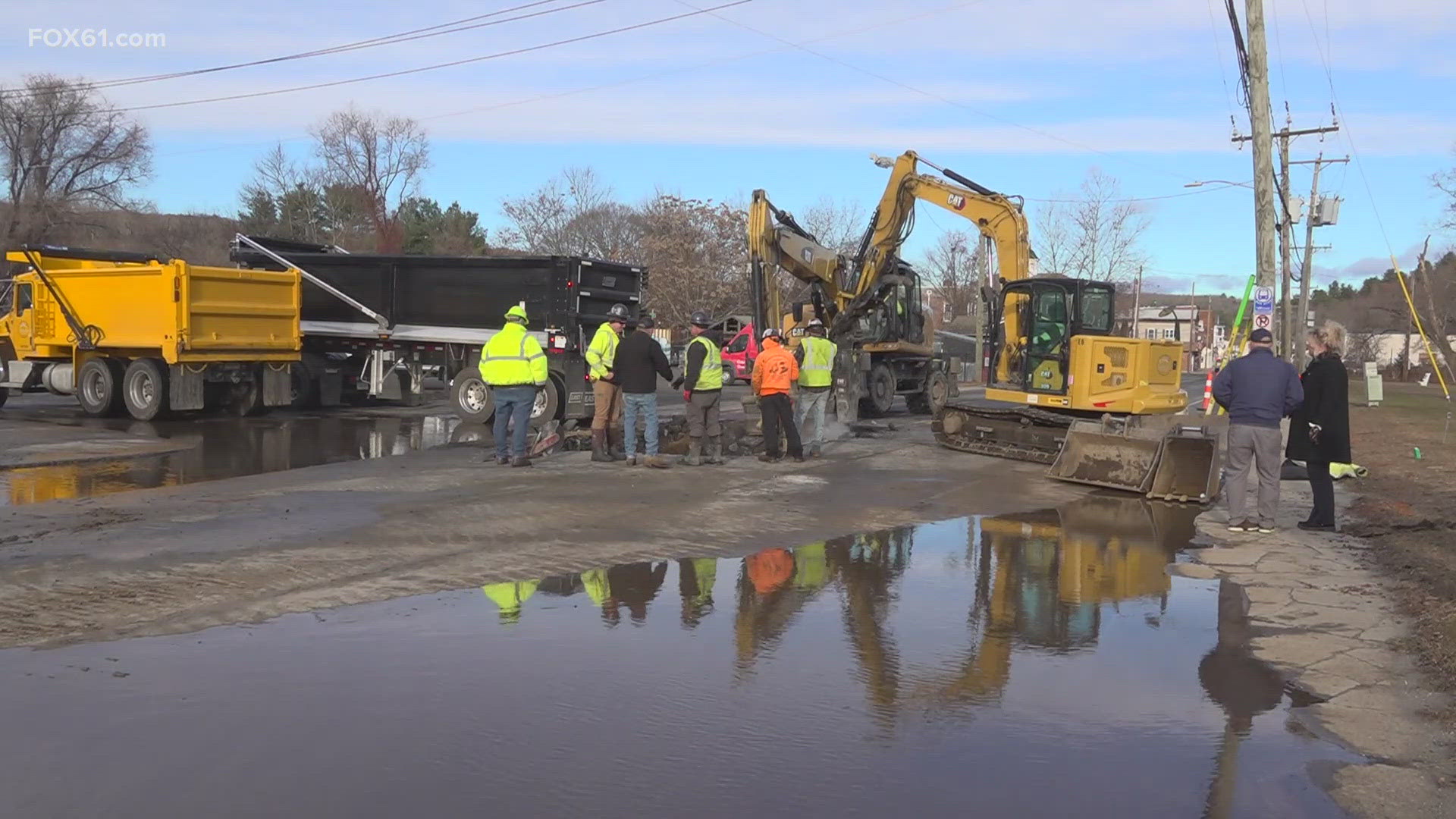 Crews repair water main break on Thomaston Avenue in Waterbury | fox61.com