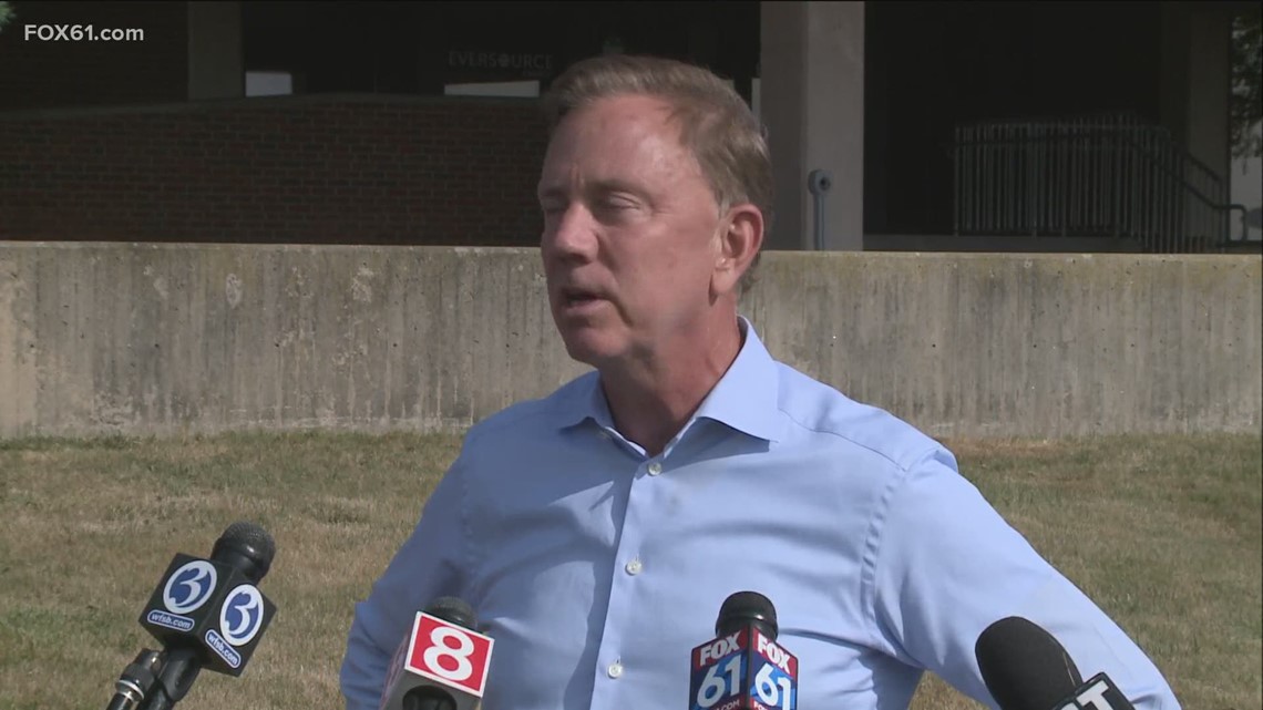 Gov. Lamont tours CT Biotech and production of UConn-made face mask ...