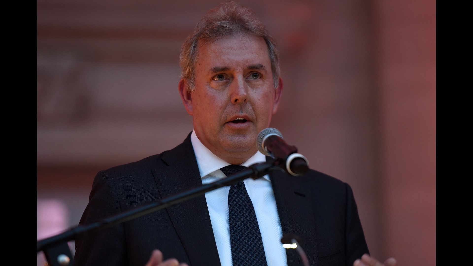 Kim Darroch, UK ambassador to US, resigns after Trump cables leak ...