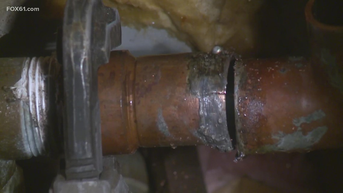Below zero temperatures cause pipes to burst | fox61.com