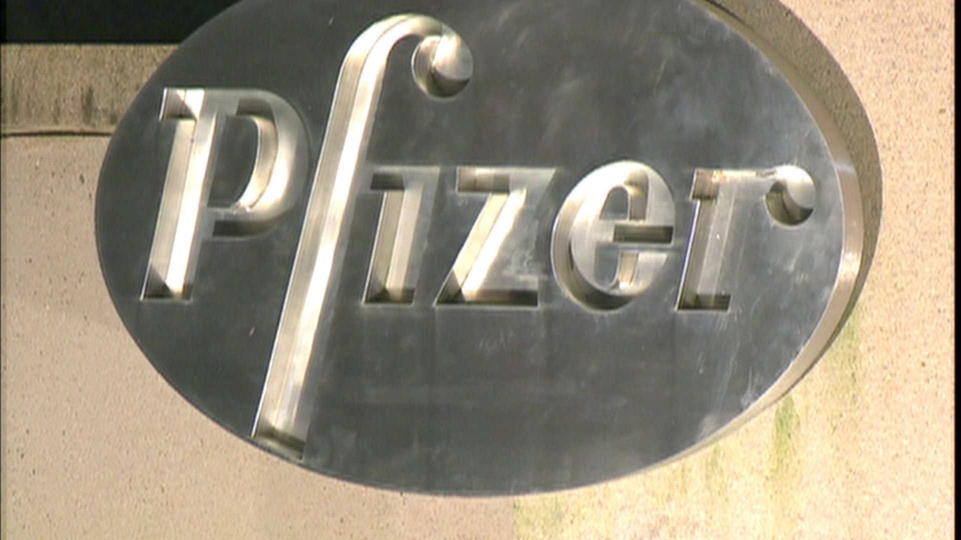 Pfizer breast cancer drug gets early FDA approval | fox61.com