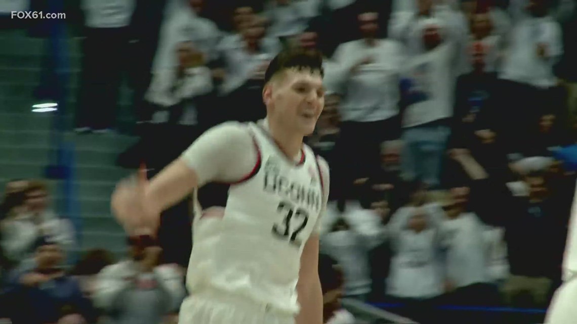 Donovan Clingan, a two-time national champion at UConn, declares for ...