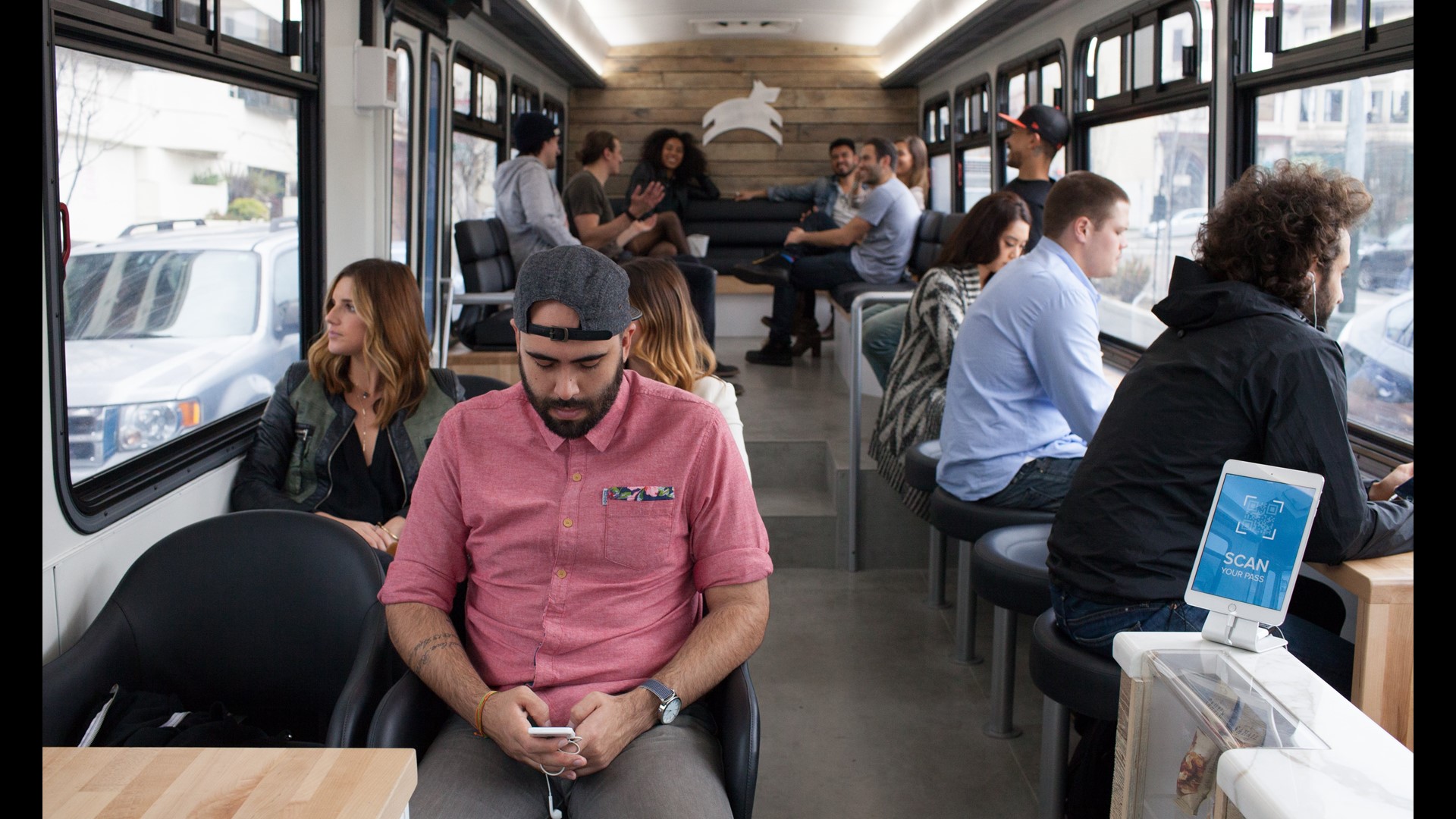 San Francisco’s luxury bus puts your commute to shame | fox61.com