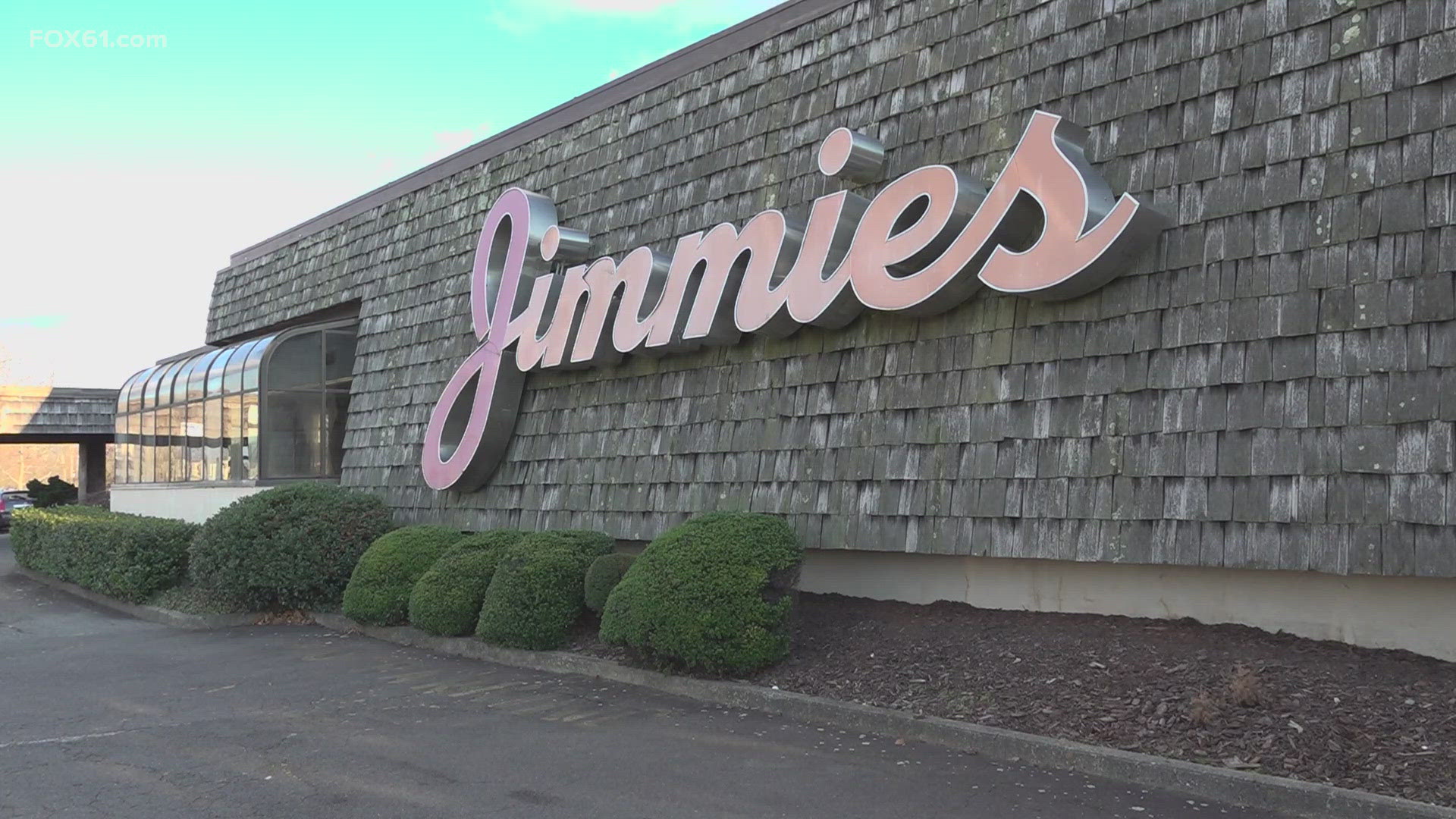 Patrons enjoy Jimmies of Savin Rock before its doors close for good ...