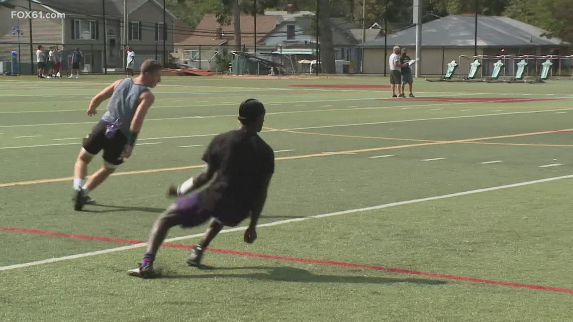 As the CIAC waffles, CT high school football players have options ...