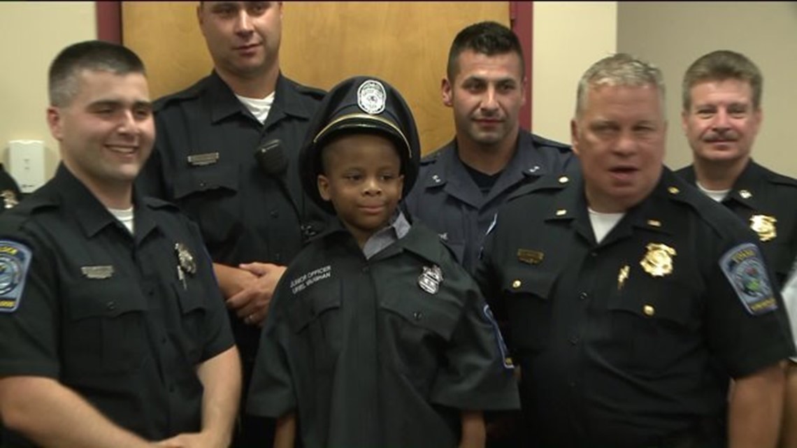 Windsor Locks police honored after saving 5-year-old’s life | fox61.com