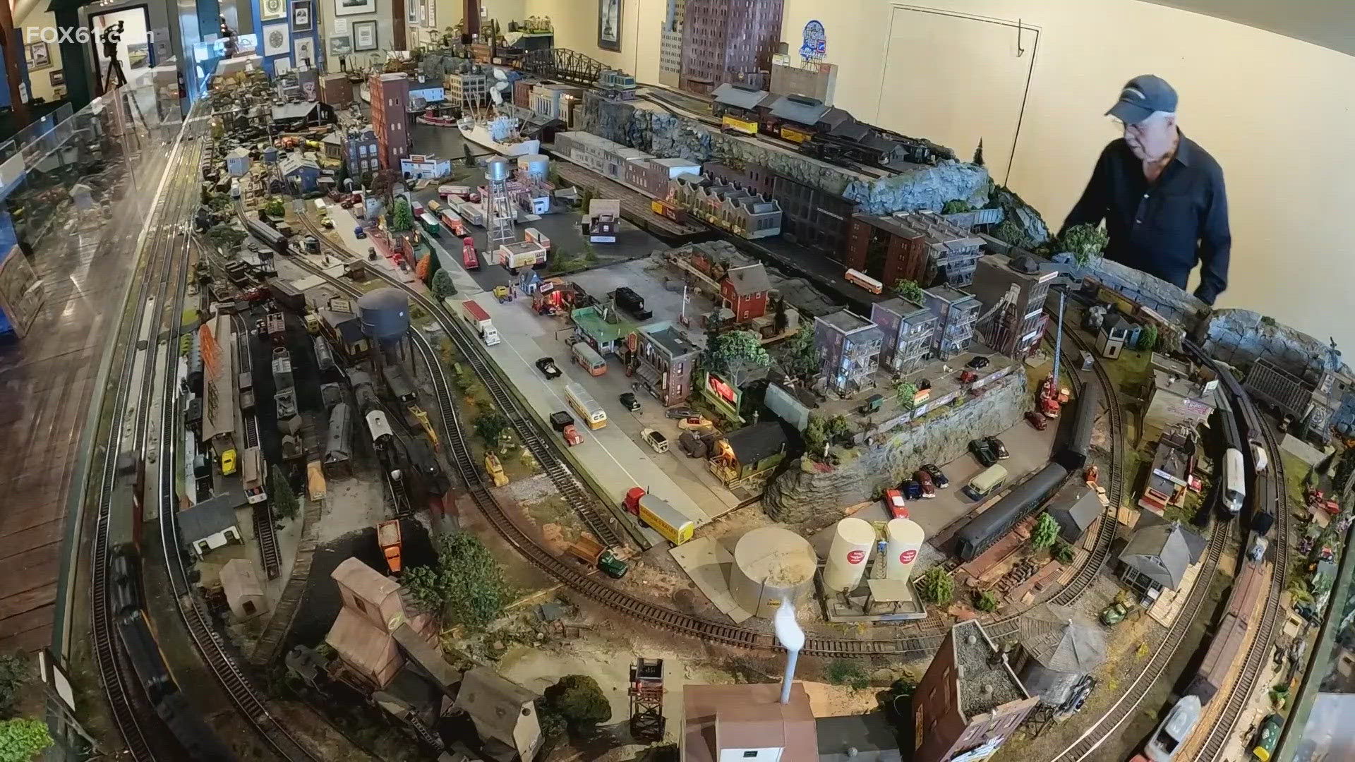 32nd Holiday Train Show transforms third floor of Connecticut River ...