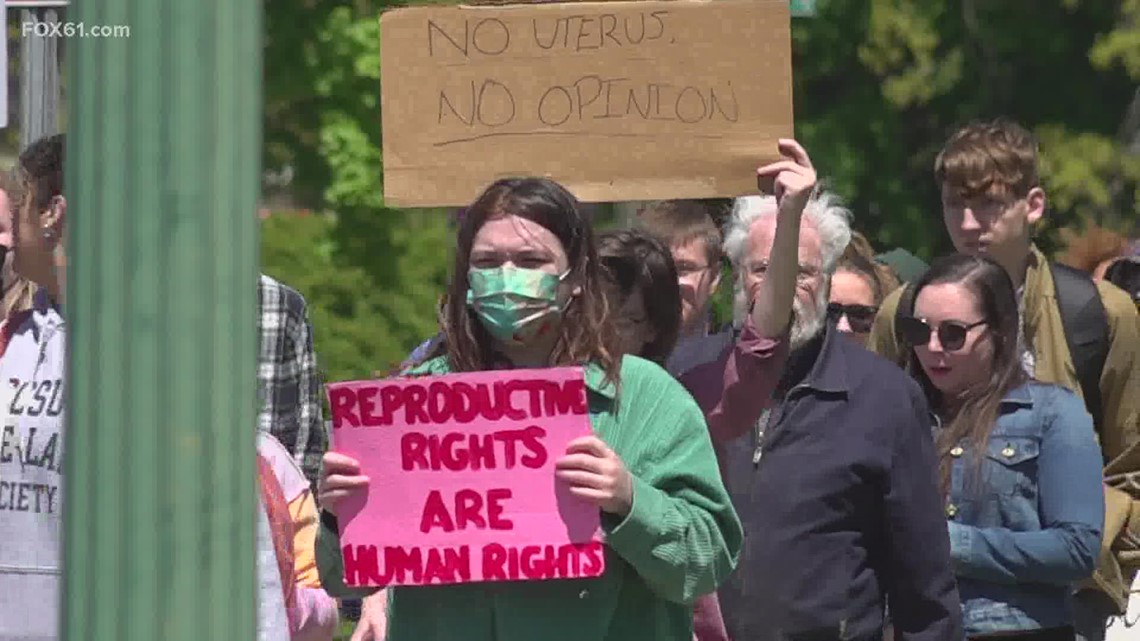 CCSU students hold reproductive rights rally | fox61.com