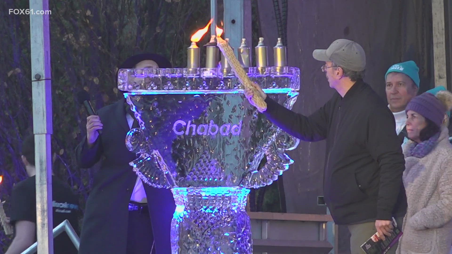Chanukah celebration lights up the night in West Hartford | fox61.com
