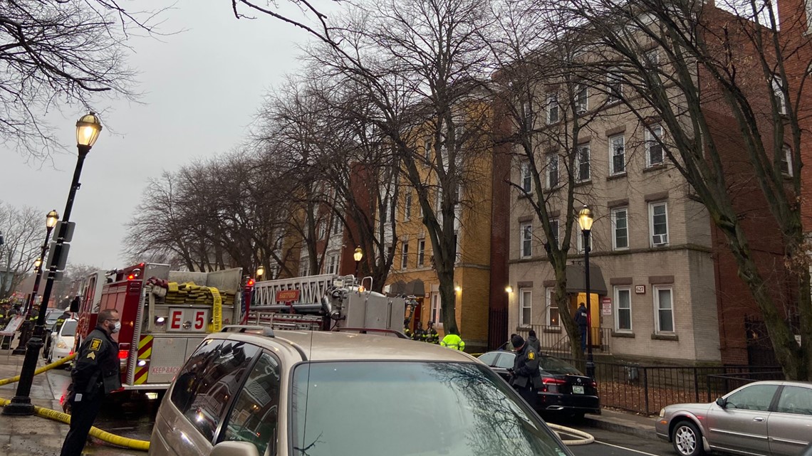 Hartford fire sends 14 people to hospital | fox61.com