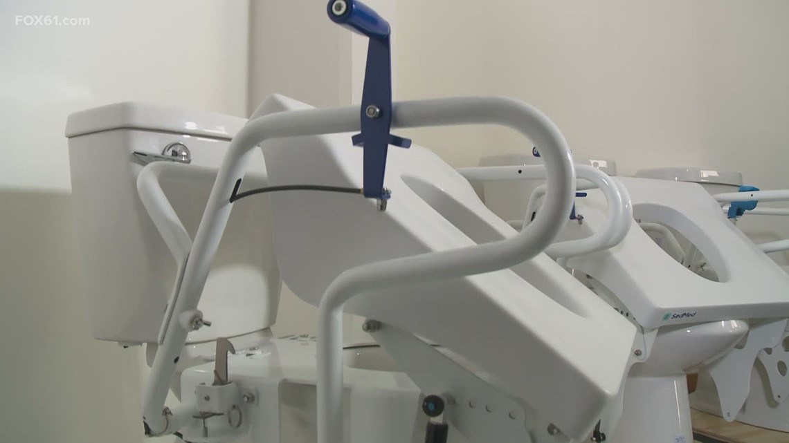 Conn.-based company builds toilet lift assist to prevent falls | fox61.com