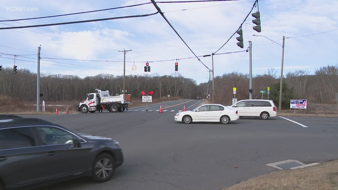 1 killed, another hospitalized in serious crash in Middlebury | fox61.com