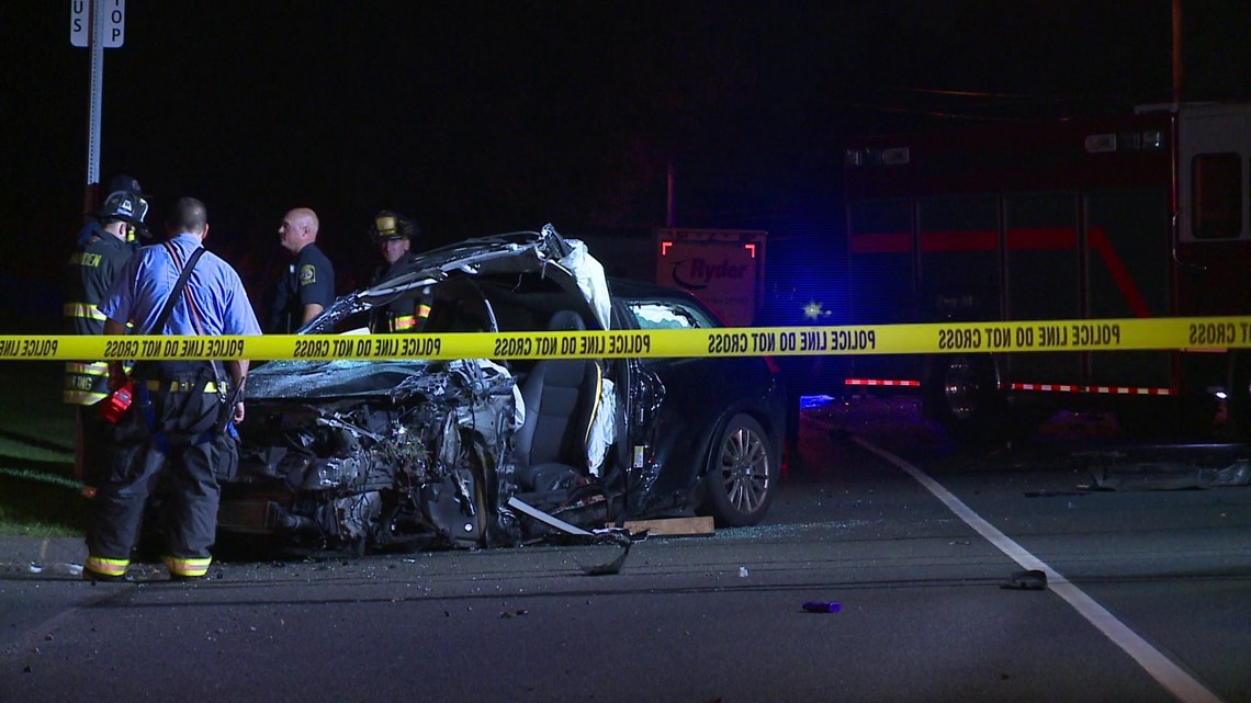 Driver killed after colliding with box truck in Hamden | fox61.com