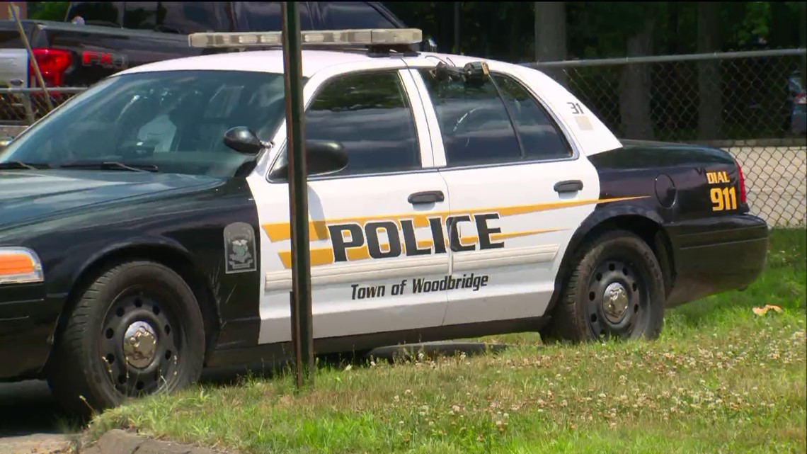 Woodbridge Police investigating fatal crash on Ansonia Road | fox61.com