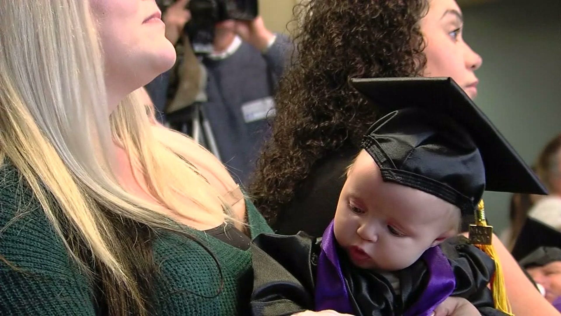 Babies don tiny caps and gowns to ‘graduate’ from NICU | fox61.com
