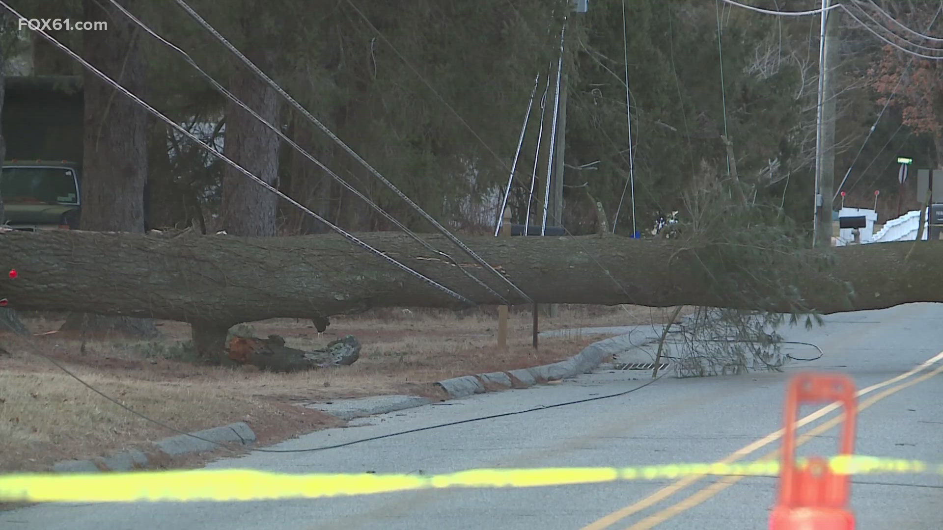 Wind gusts wreak havoc across Connecticut | fox61.com