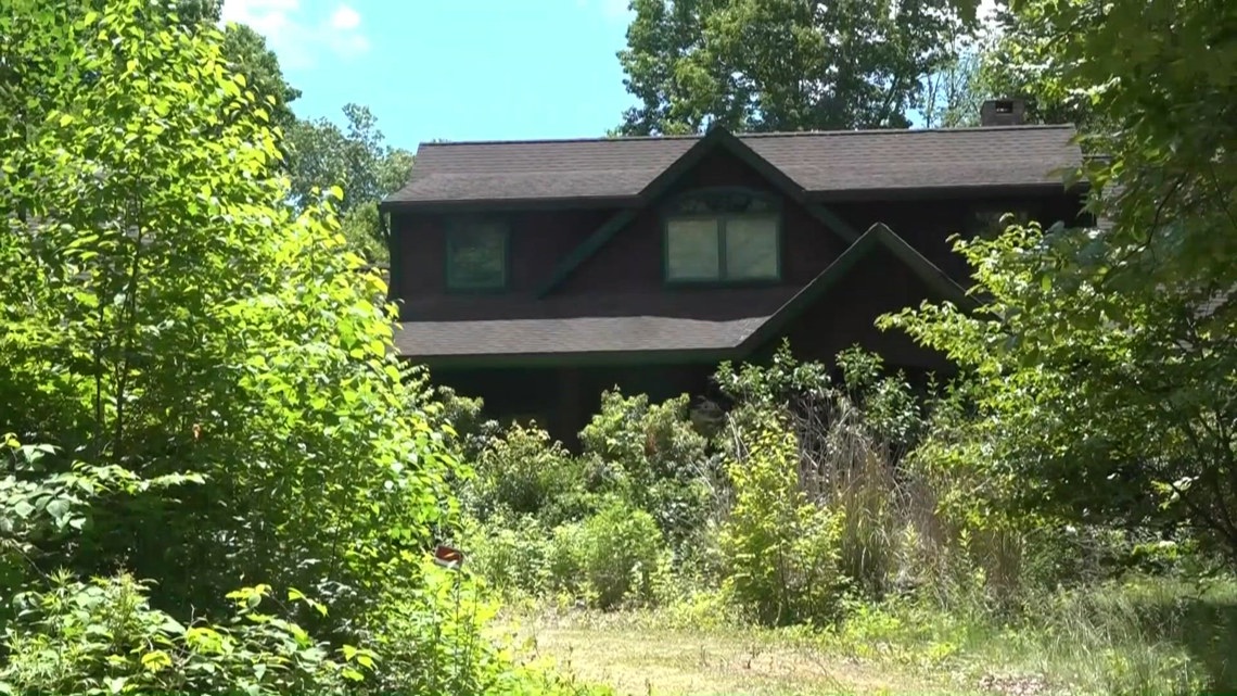 Skeletal remains of 3 people found inside home bought at foreclosure ...