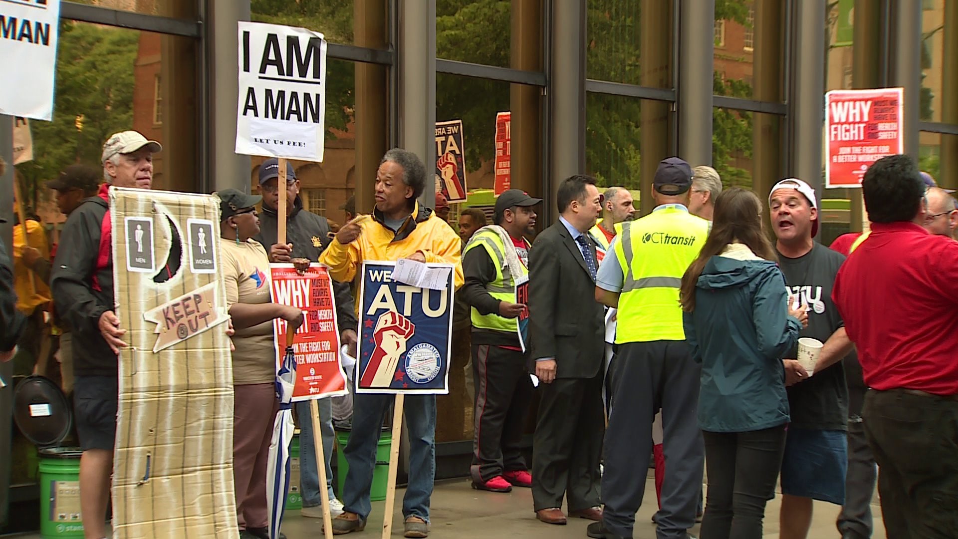 Restroom rally held in Hartford | fox61.com