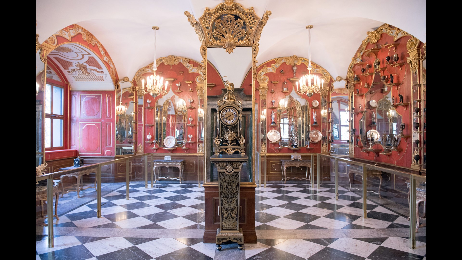 Huge haul of treasure stolen in German castle vault heist | fox61.com