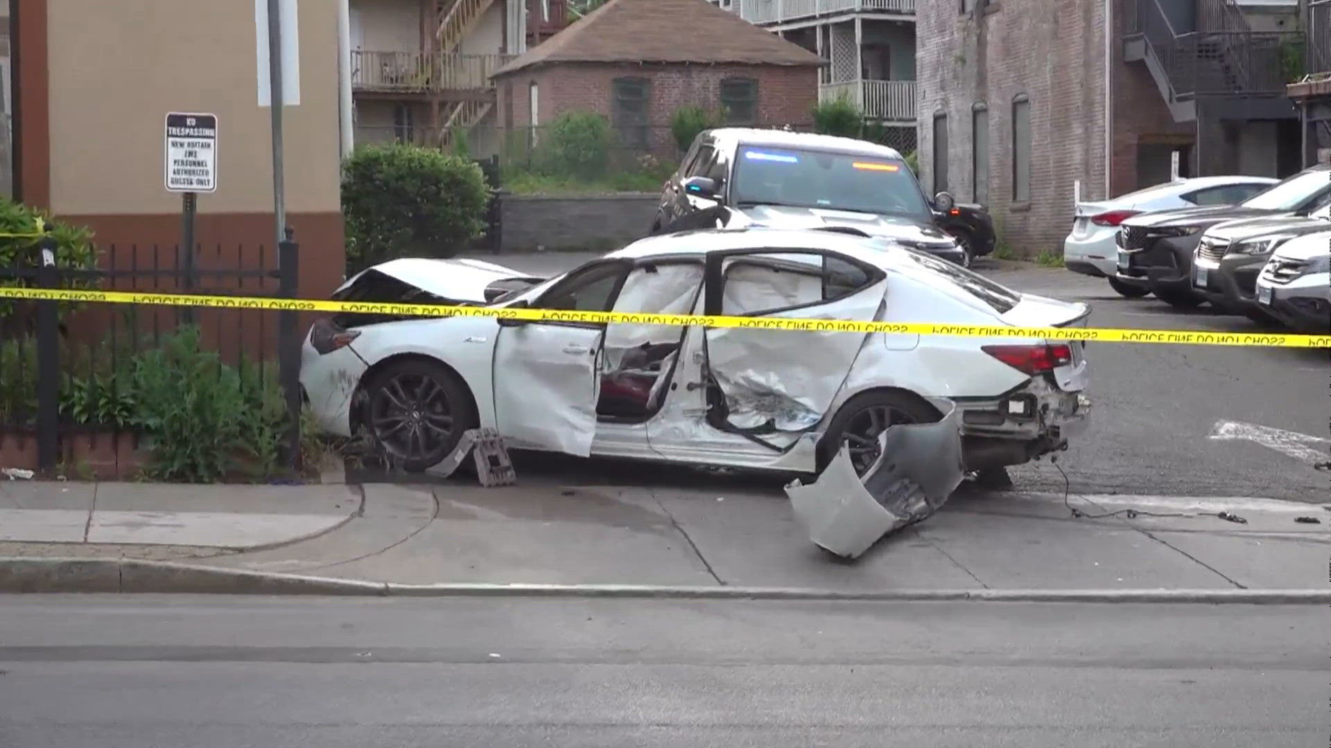 Gunshot victim found after vehicle crashes into building in New Britain ...