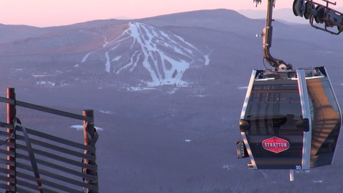 The sun, the moon, the snow and the stars at Stratton Mountain | fox61.com