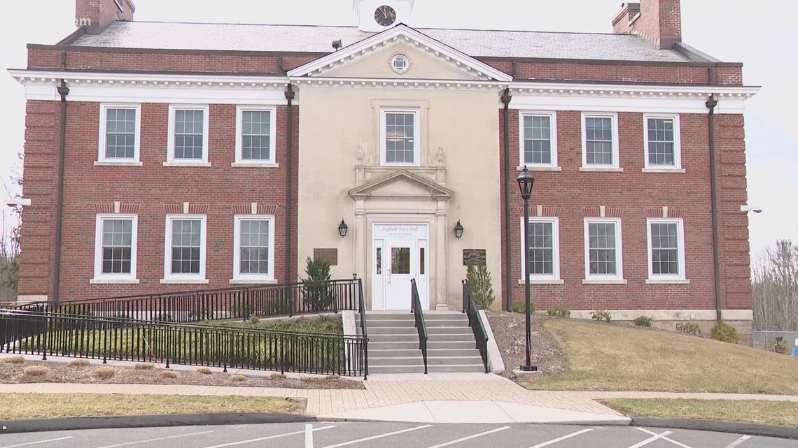 Town scraps plan to restrict use of town green after pushback | fox61.com