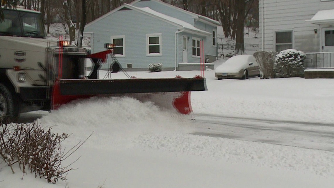 West Hartford prepares for first snow of the season | fox61.com