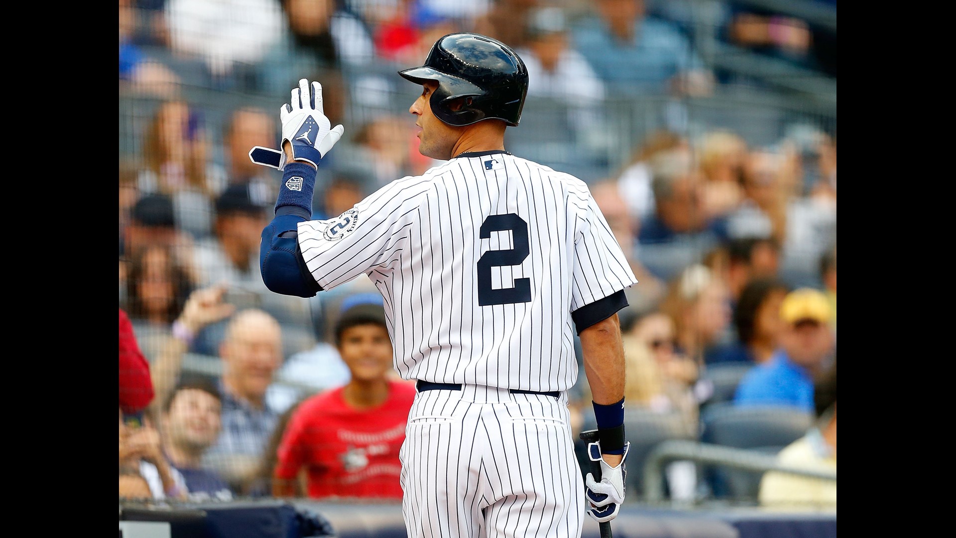 Jeter returns to Yankee Stadium as Williams’ No. 51 retired | fox61.com