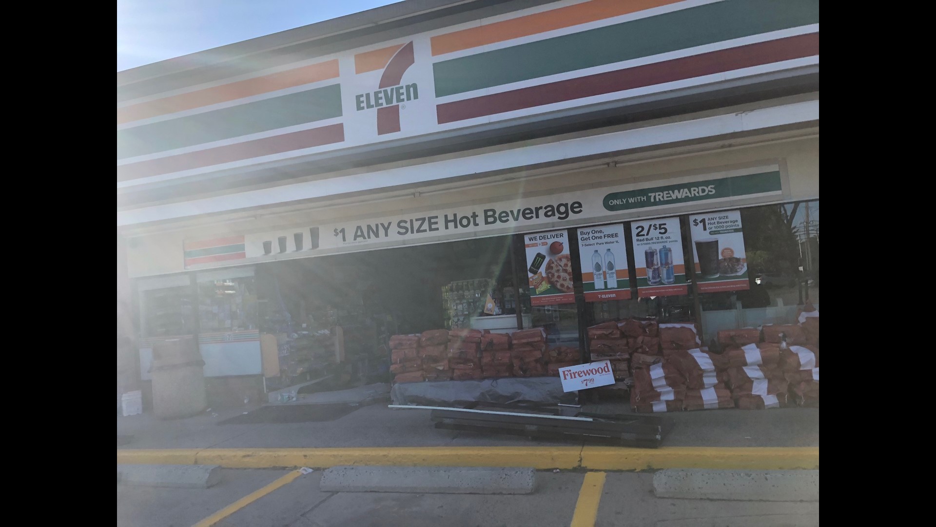 Car hits 7-Eleven building in South Windsor | fox61.com