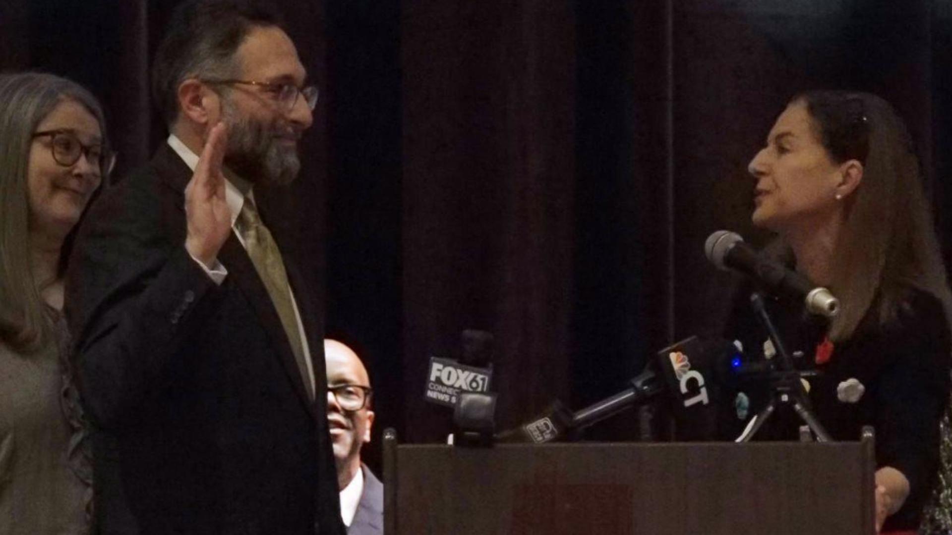 Hamden's new mayor, other elected officials begin town's first 4-year ...