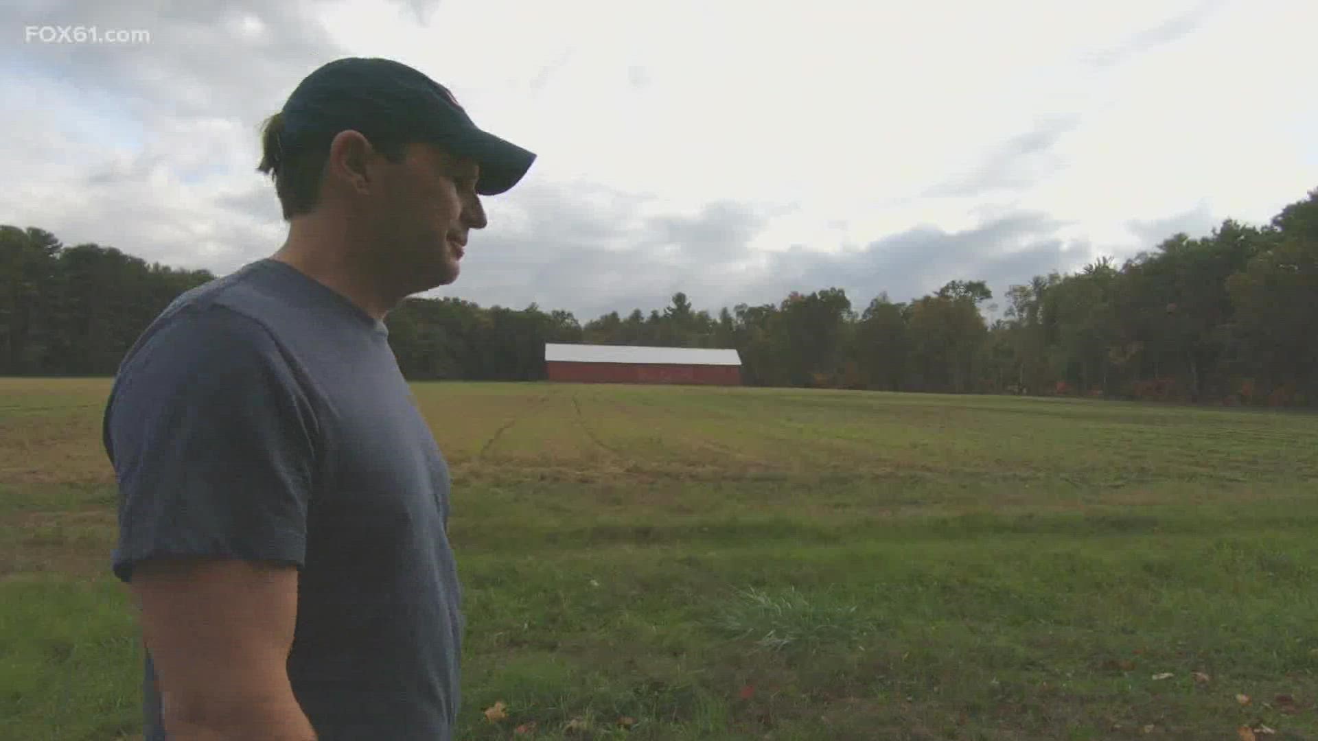 Walking and talking, Sen. Chris Murphy hits the Connecticut roads ...