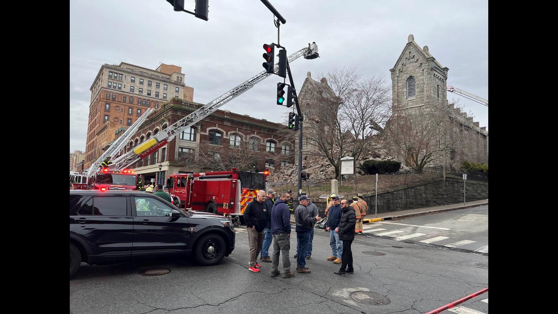 Roof of church collapses in New London | fox61.com