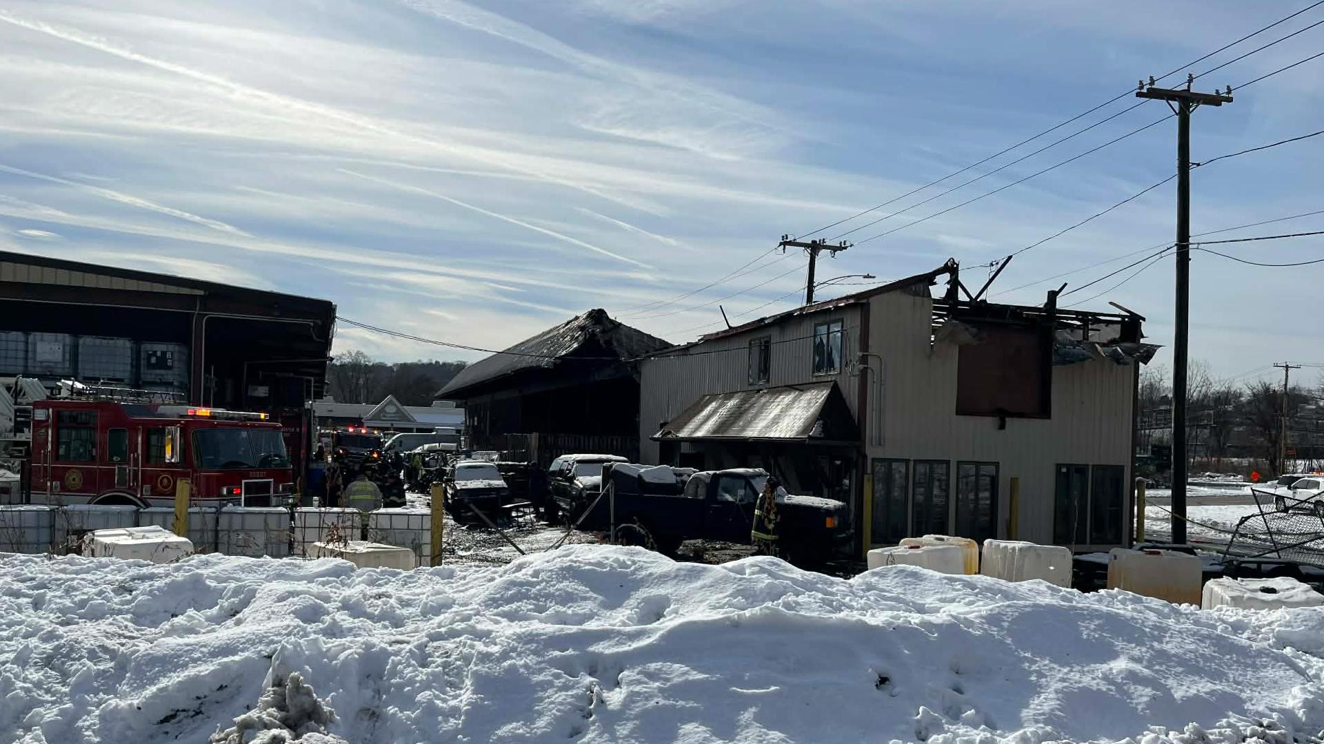 Fire engulfs Derby commercial building | fox61.com