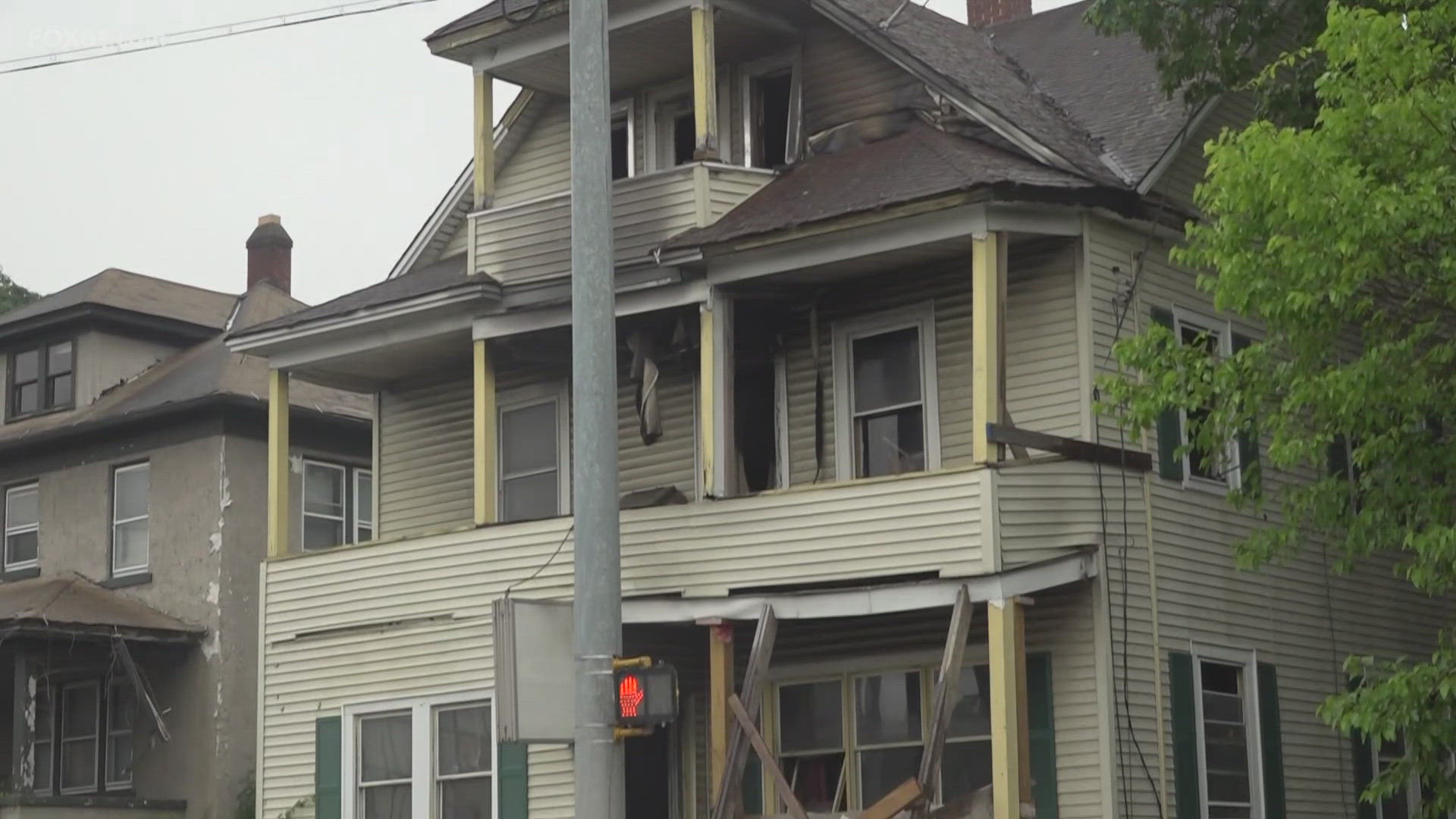 Torrington, Conn. neighbors react to large 3-story house fire | fox61.com