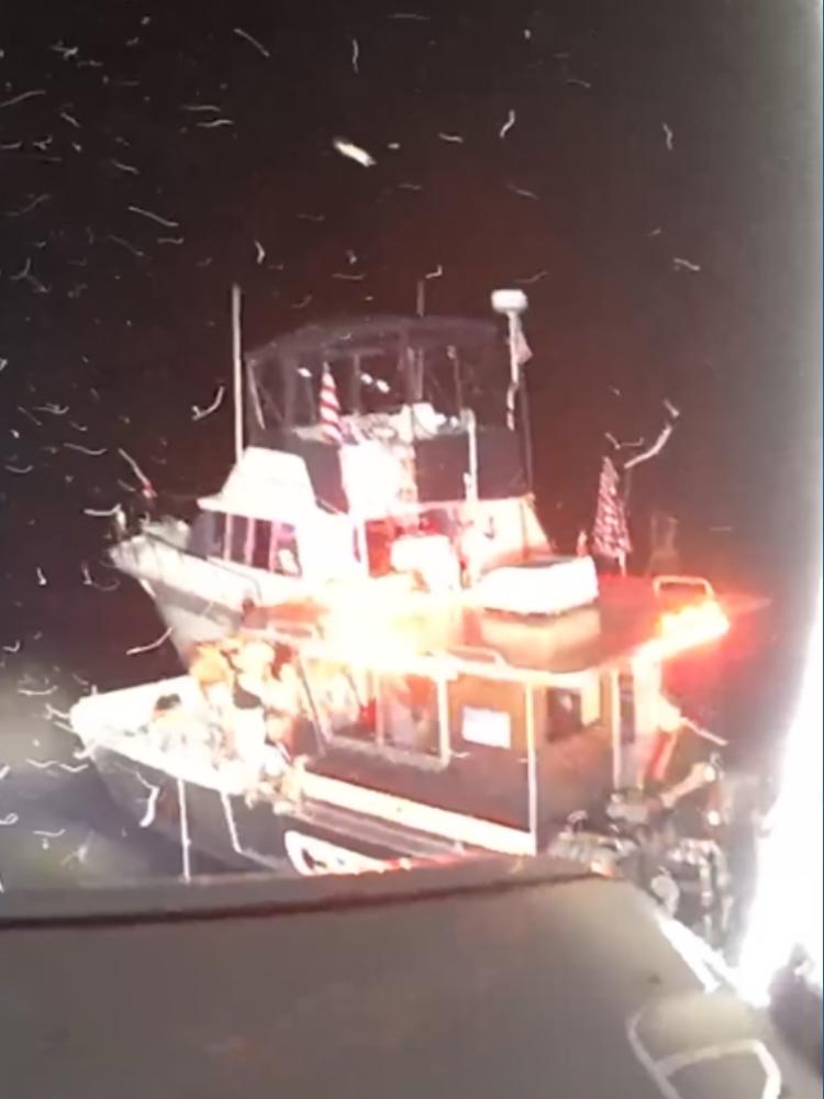 25 people rescued after vessel runs aground in CT River | fox61.com