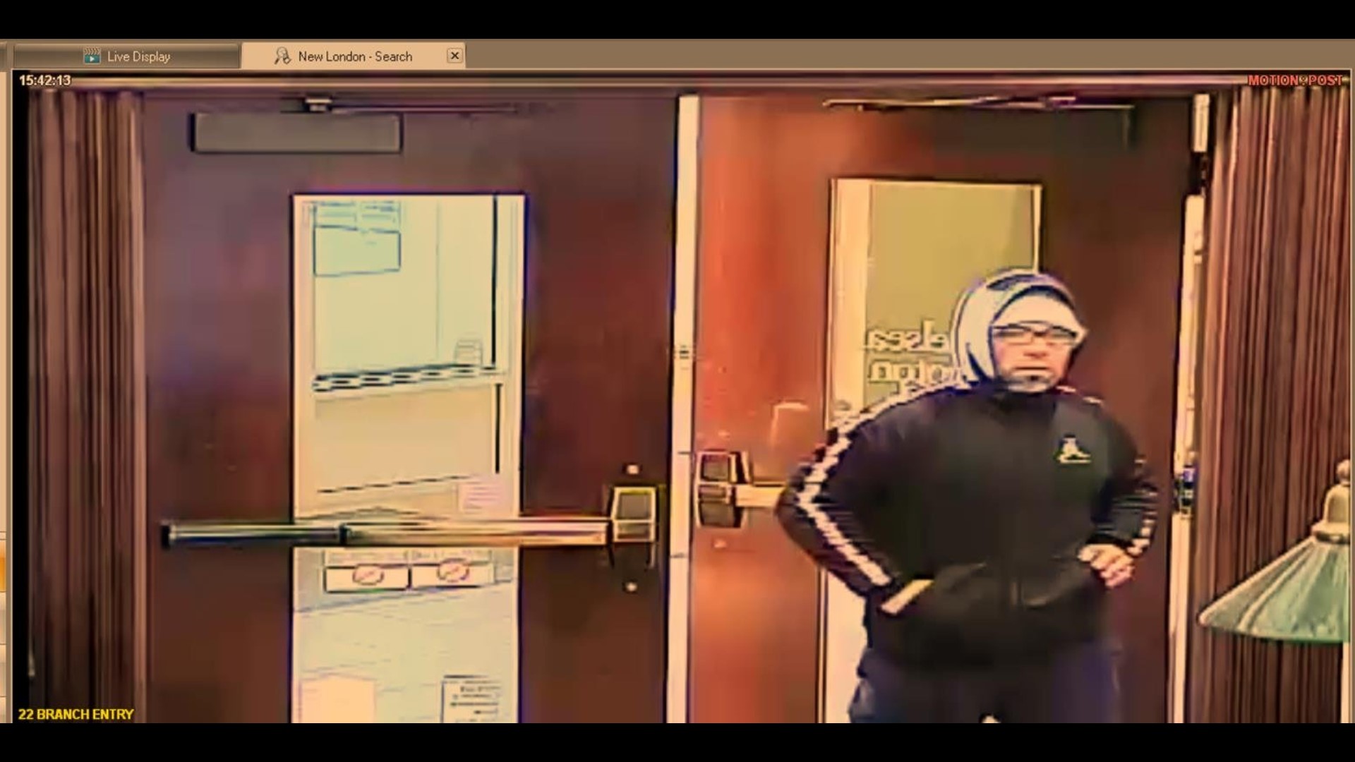 Suspect wanted in connection with New London bank robbery | fox61.com