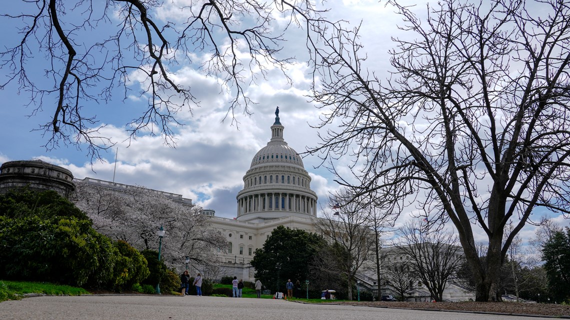 Blumenthal helps introduce Servicemember Healthcare Freedom Act | fox61.com
