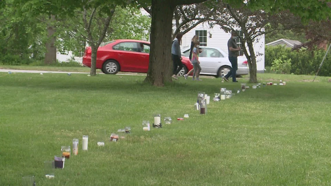 Willington residents hold vigil second night in a row to remember Ted ...