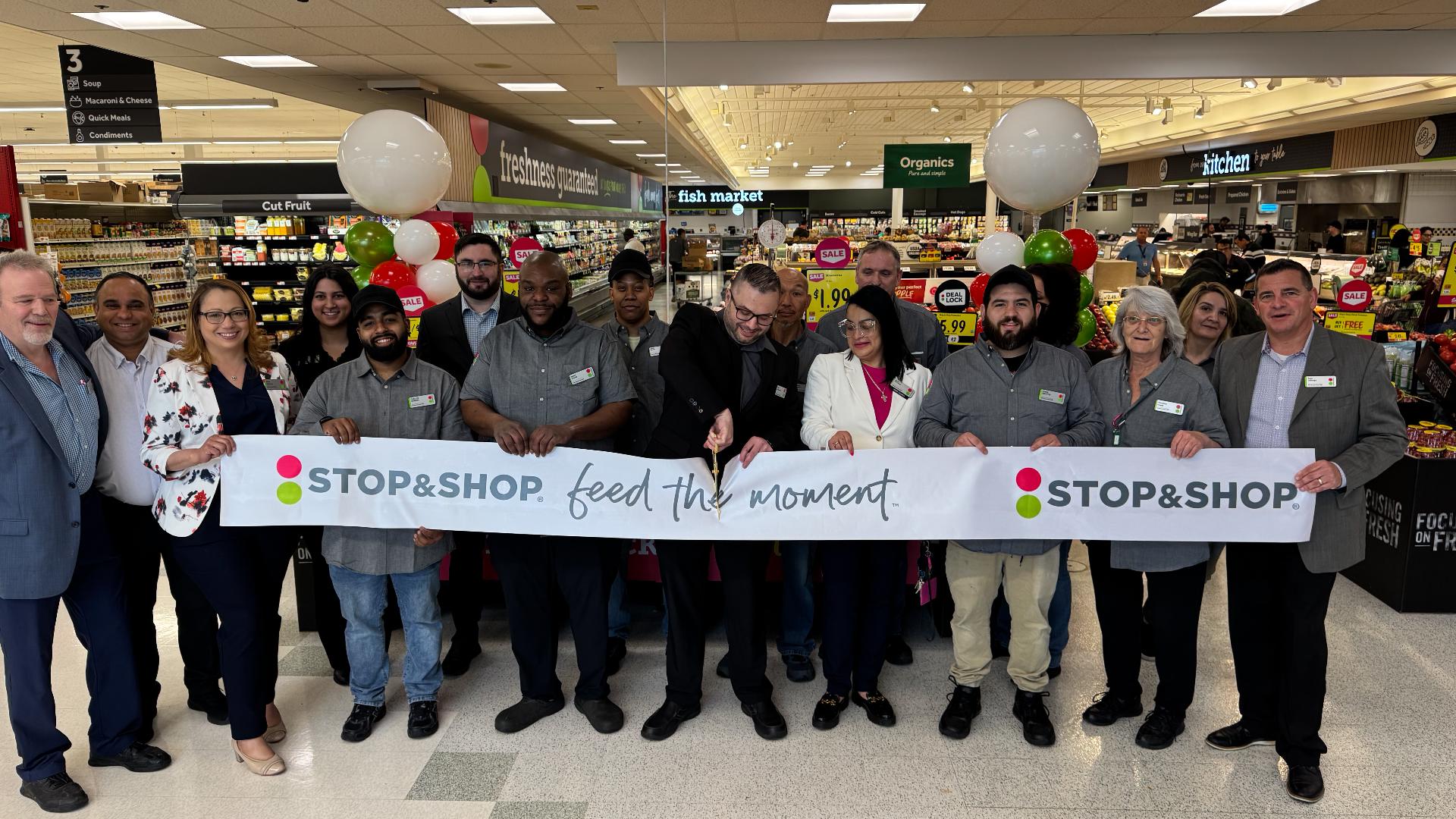Stop & Shop Bridgeport store unveils new look, donates to fight hunger ...