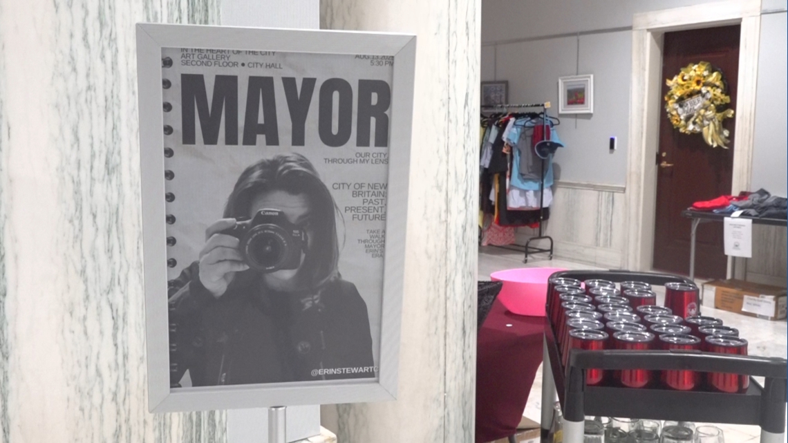 New Britain mayor holds tag sale, looks to offload items from 12 years ...