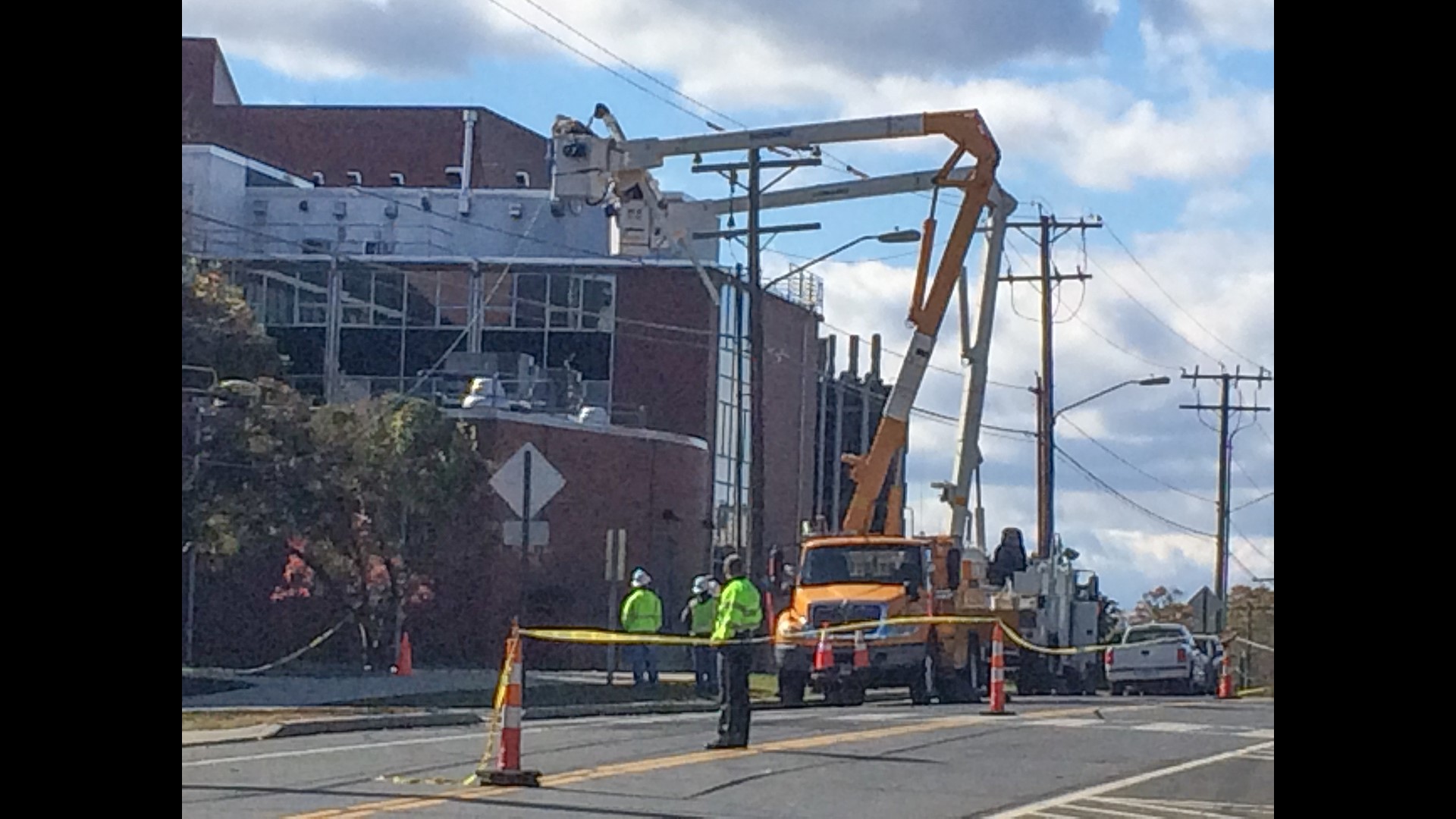 Squirrel sneaks in transformer, blowing power to 50+ buildings on UConn ...