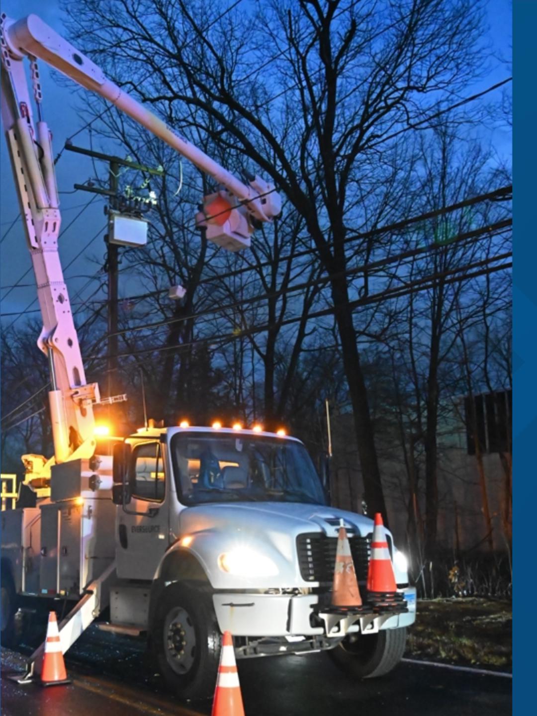 Eversource crews in Connecticut restore power to 85,000 people, clear ...