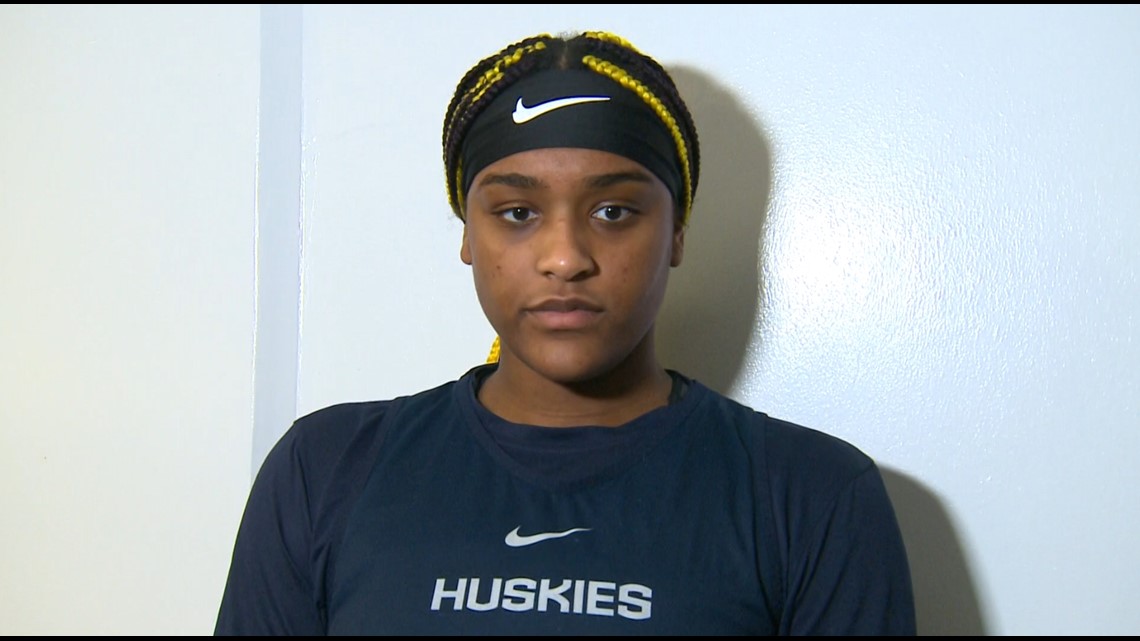 UConn star Aaliyah Edwards reacts to Azzi Fudd injury, talks breakout ...