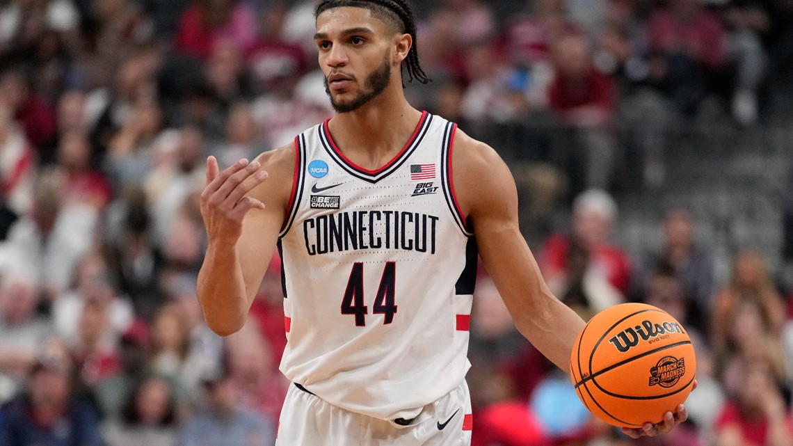 UConn star Andre Jackson remaining in NBA Draft | fox61.com