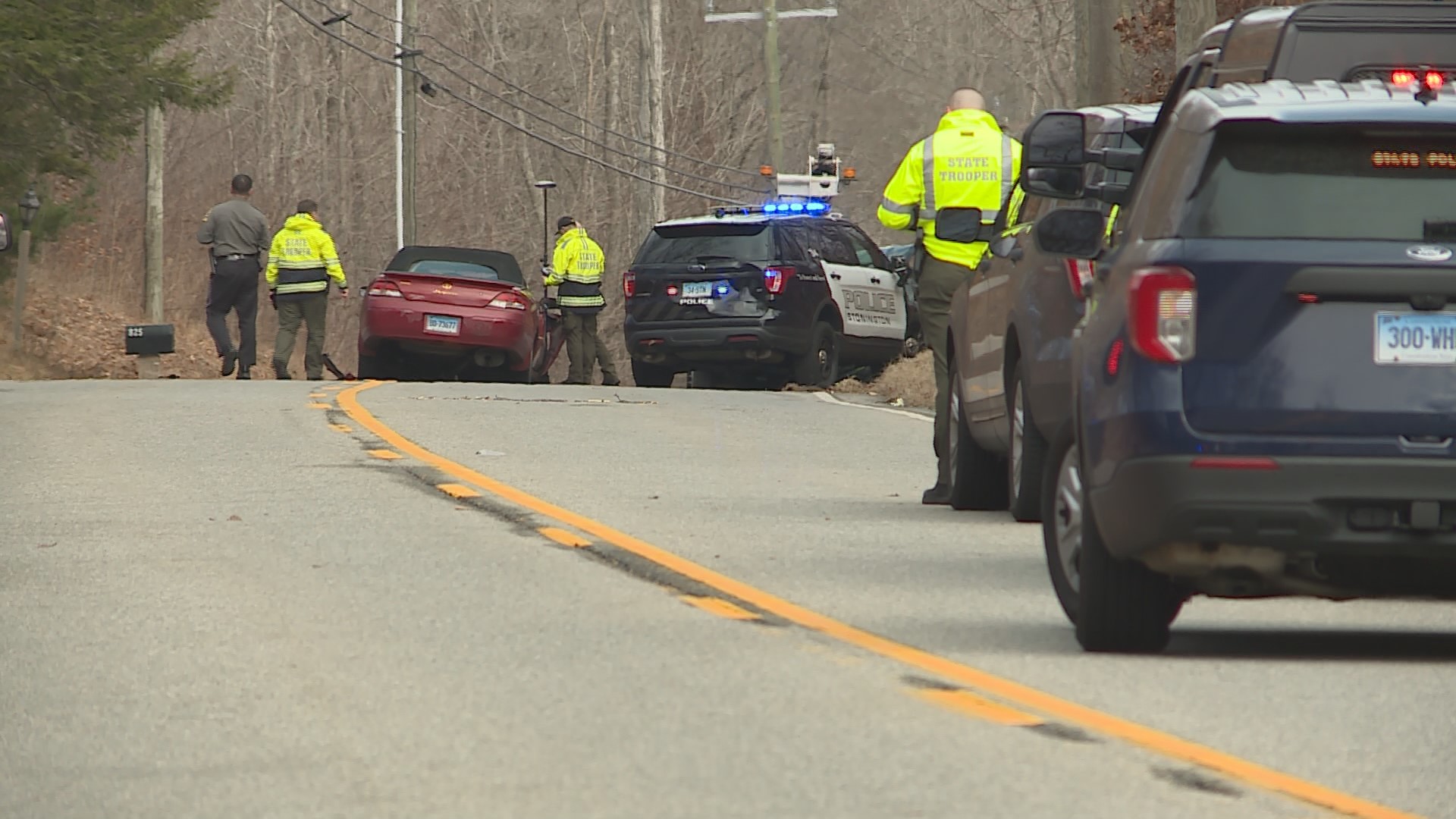 Officer injured after police vehicle struck in Conn.: Officials | fox61.com