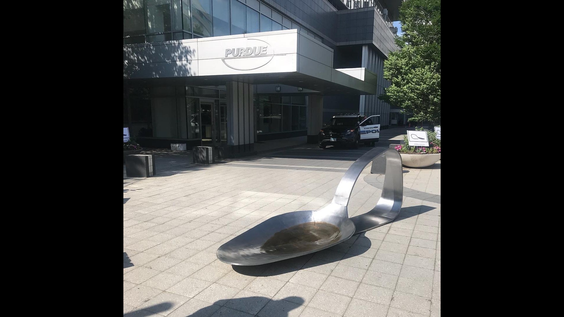Giant spoon sculpture highlights opioid crisis | fox61.com